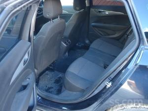 Black Opel Insignia 2017 in Riga, with an engine capacity of 2.00 L and mileage of 161 thousand km for 9000 €, photo 9 on AUTOMOTO.COM.LV
