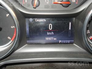 Black Opel Insignia 2017 in Riga, with an engine capacity of 2.00 L and mileage of 161 thousand km for 9000 €, photo 12 on AUTOMOTO.COM.LV