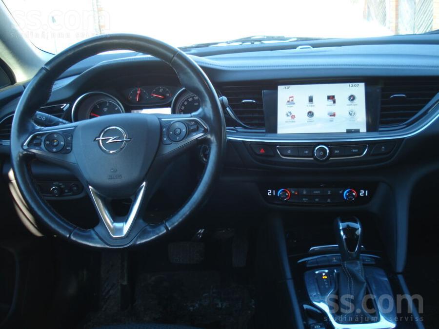 Black Opel Insignia 2017 in Riga, with an engine capacity of 2.00 L and mileage of 161 thousand km for 9000 €, photo 13 on AUTOMOTO.COM.LV