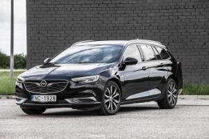 Melns Opel Insignia 2017 Rīga, ar dzinēja tilpumu 2.00 L un nobraukumu 149 tūkst. km par 13100 €, foto  vietnē AUTOMOTO.COM.LV