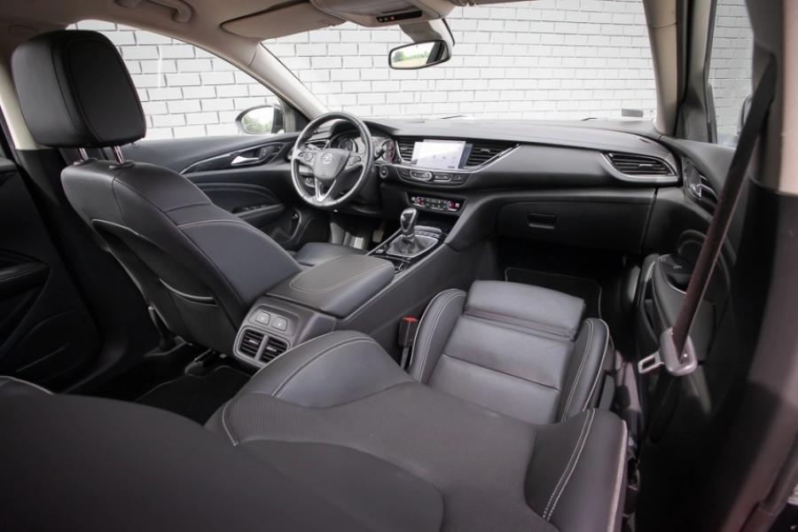 Melns Opel Insignia 2017 Rīga, ar dzinēja tilpumu 2.00 L un nobraukumu 149 tūkst. km par 13100 €, foto 10 vietnē AUTOMOTO.COM.LV