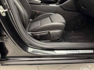 Black Opel Insignia 2017 in Vilnius, with an engine capacity of 1.96 L and mileage of 183 thousand km for 6900 €, photo 8 on AUTOMOTO.COM.LV