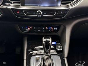 Black Opel Insignia 2017 in Vilnius, with an engine capacity of 1.96 L and mileage of 183 thousand km for 6900 €, photo 19 on AUTOMOTO.COM.LV