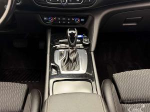 Black Opel Insignia 2017 in Vilnius, with an engine capacity of 1.96 L and mileage of 183 thousand km for 6900 €, photo 20 on AUTOMOTO.COM.LV