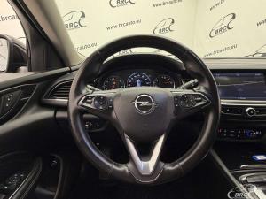 Black Opel Insignia 2017 in Vilnius, with an engine capacity of 1.96 L and mileage of 183 thousand km for 6900 €, photo 30 on AUTOMOTO.COM.LV
