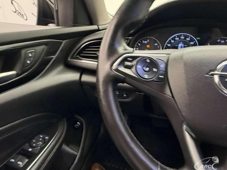 Black Opel Insignia 2017 in Vilnius, with an engine capacity of 1.96 L and mileage of 183 thousand km for 6900 €, photo 32 on AUTOMOTO.COM.LV