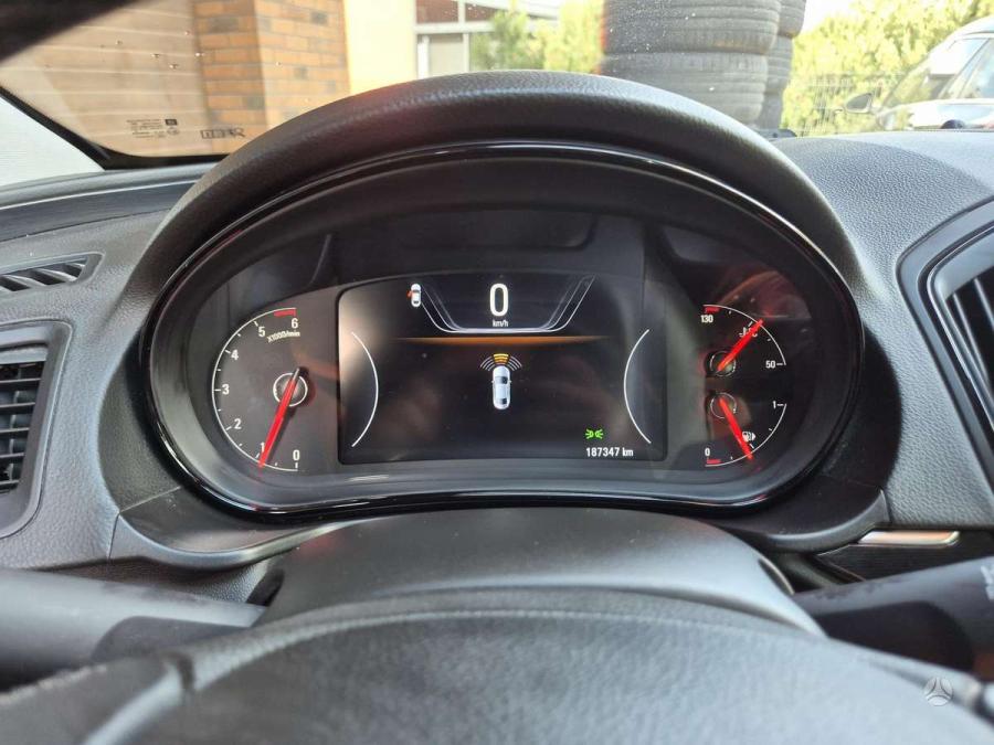 Black Opel Insignia 2017 in Kaunas, with an engine capacity of 1.96 L and mileage of 187 thousand km for 5999 €, photo 16 on AUTOMOTO.COM.LV