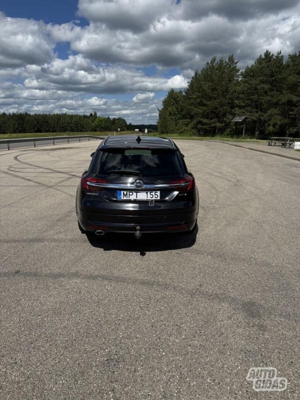 Black Opel Insignia 2017 in Vilnius, with an engine capacity of 2.00 L and mileage of 305 thousand km for 5750 €, photo 6 on AUTOMOTO.COM.LV