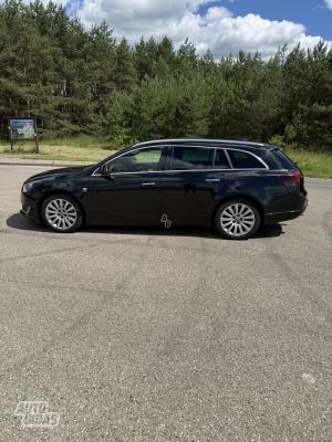 Black Opel Insignia 2017 in Vilnius, with an engine capacity of 2.00 L and mileage of 305 thousand km for 5750 €, photo 9 on AUTOMOTO.COM.LV