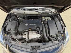 Black Opel Insignia 2017 in Vilnius, with an engine capacity of 2.00 L and mileage of 305 thousand km for 5750 €, photo 16 on AUTOMOTO.COM.LV