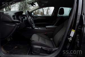 Black Opel Insignia 2017 in Riga, with an engine capacity of 1.60 L and mileage of 254 thousand km for 9900 €, photo 9 on AUTOMOTO.COM.LV