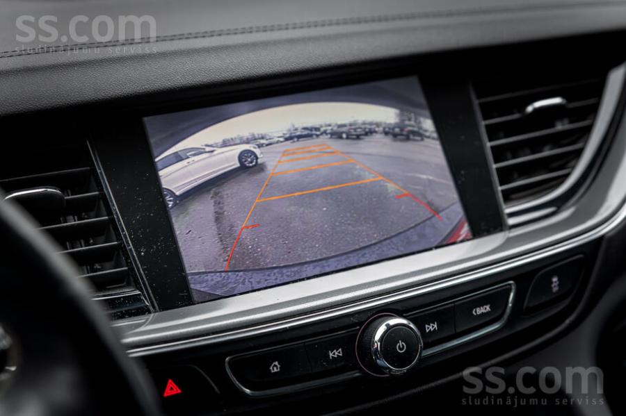 Black Opel Insignia 2017 in Riga, with an engine capacity of 1.60 L and mileage of 254 thousand km for 9900 €, photo 15 on AUTOMOTO.COM.LV