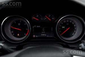 Black Opel Insignia 2017 in Riga, with an engine capacity of 1.60 L and mileage of 254 thousand km for 9900 €, photo 22 on AUTOMOTO.COM.LV