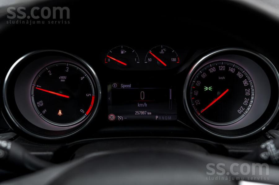 Black Opel Insignia 2017 in Riga, with an engine capacity of 1.60 L and mileage of 254 thousand km for 9900 €, photo 22 on AUTOMOTO.COM.LV