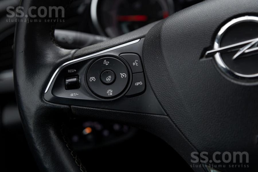 Black Opel Insignia 2017 in Riga, with an engine capacity of 1.60 L and mileage of 254 thousand km for 9900 €, photo 24 on AUTOMOTO.COM.LV