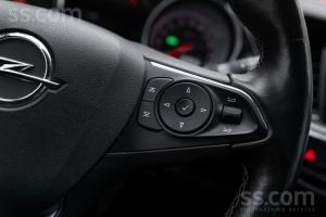 Black Opel Insignia 2017 in Riga, with an engine capacity of 1.60 L and mileage of 254 thousand km for 9900 €, photo 25 on AUTOMOTO.COM.LV