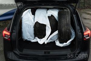 Black Opel Insignia 2017 in Riga, with an engine capacity of 1.60 L and mileage of 254 thousand km for 9900 €, photo 28 on AUTOMOTO.COM.LV