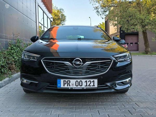 Black Opel Insignia 2017 in Klaipeda, with an engine capacity of 1.96 L and mileage of 220 thousand km for 11950 €, photo 2 on AUTOMOTO.COM.LV