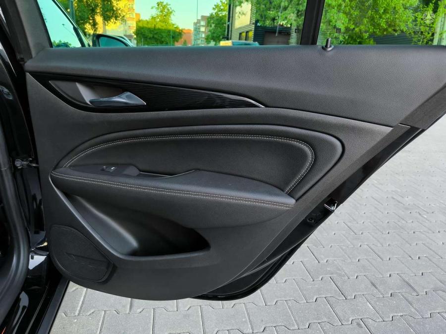 Melns Opel Insignia 2017 Klaipėda, ar dzinēja tilpumu 1.96 L un nobraukumu 220 tūkst. km par 11950 €, foto 43 vietnē AUTOMOTO.COM.LV