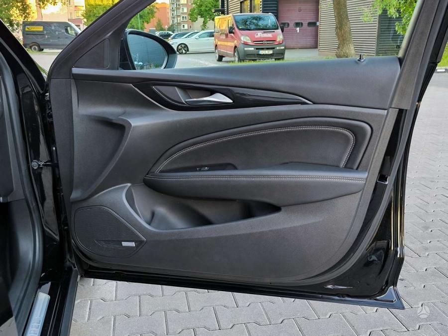Melns Opel Insignia 2017 Klaipėda, ar dzinēja tilpumu 1.96 L un nobraukumu 220 tūkst. km par 11950 €, foto 44 vietnē AUTOMOTO.COM.LV
