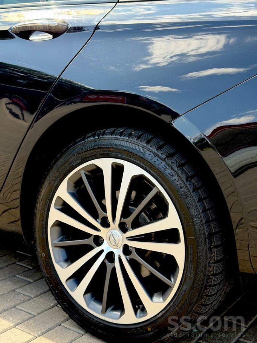 Black Opel Insignia 2017 in Riga, with an engine capacity of 2.00 L and mileage of 152 thousand km for 9000 €, photo 4 on AUTOMOTO.COM.LV