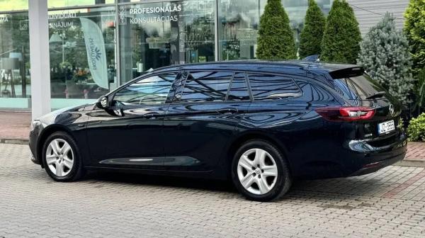Black Opel Insignia 2017 in Riga, with an engine capacity of 1.60 L and mileage of 260 thousand km for 7600 €, photo 4 on AUTOMOTO.COM.LV