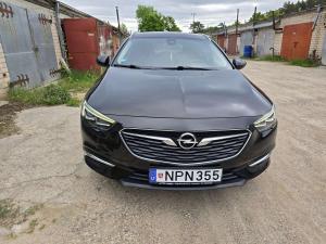 Black Opel Insignia 2017 in Ukmerge, with an engine capacity of 1.96 L and mileage of 131 thousand km for 8500 €, photo  on AUTOMOTO.COM.LV
