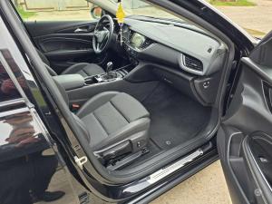 Black Opel Insignia 2017 in Ukmerge, with an engine capacity of 1.96 L and mileage of 131 thousand km for 8500 €, photo 7 on AUTOMOTO.COM.LV