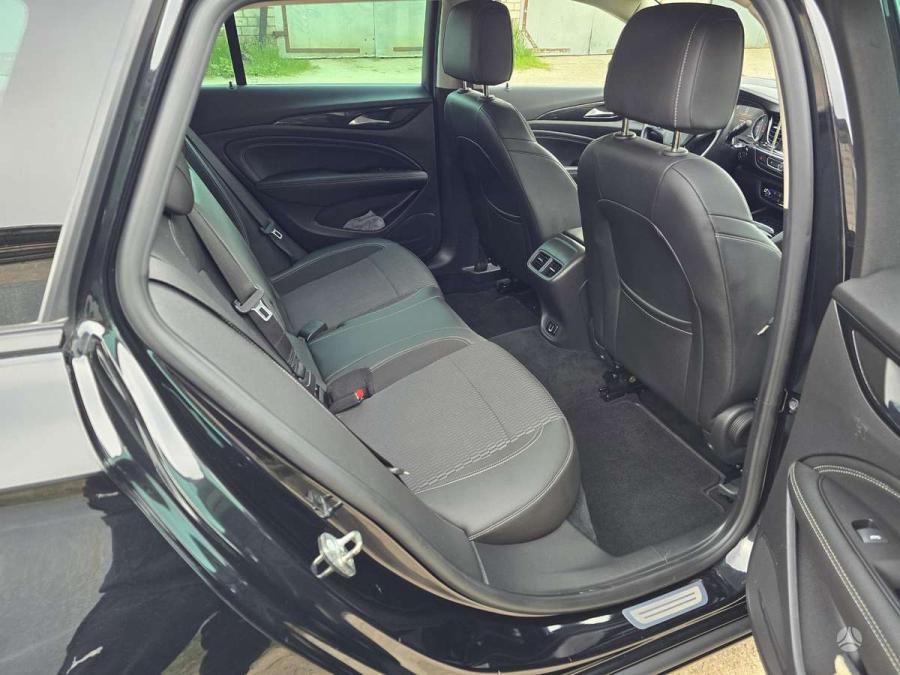 Black Opel Insignia 2017 in Ukmerge, with an engine capacity of 1.96 L and mileage of 131 thousand km for 8500 €, photo 9 on AUTOMOTO.COM.LV