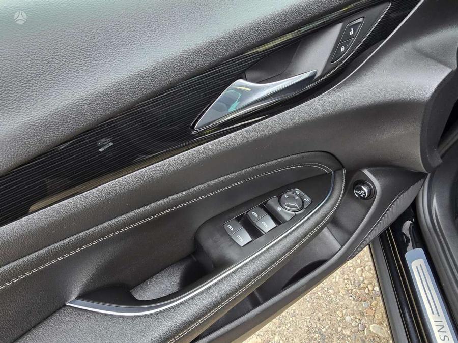 Black Opel Insignia 2017 in Ukmerge, with an engine capacity of 1.96 L and mileage of 131 thousand km for 8500 €, photo 16 on AUTOMOTO.COM.LV