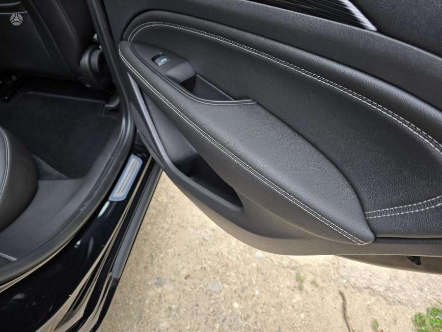 Black Opel Insignia 2017 in Ukmerge, with an engine capacity of 1.96 L and mileage of 131 thousand km for 8500 €, photo 20 on AUTOMOTO.COM.LV