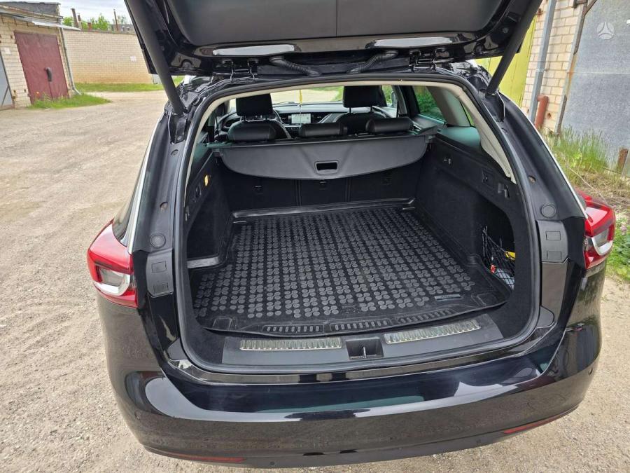 Black Opel Insignia 2017 in Ukmerge, with an engine capacity of 1.96 L and mileage of 131 thousand km for 8500 €, photo 25 on AUTOMOTO.COM.LV