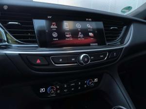 Melns Opel Insignia 2017 Klaipėda, ar dzinēja tilpumu 1.96 L un nobraukumu 220 tūkst. km par 11950 €, foto 52 vietnē AUTOMOTO.COM.LV