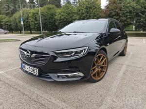 Black Opel Insignia 2017 in Ogre, with an engine capacity of 2.00 L and mileage of 250 thousand km for 10350 €, photo  on AUTOMOTO.COM.LV