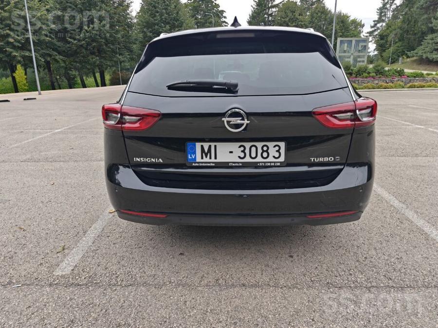 Black Opel Insignia 2017 in Ogre, with an engine capacity of 2.00 L and mileage of 250 thousand km for 10350 €, photo 8 on AUTOMOTO.COM.LV