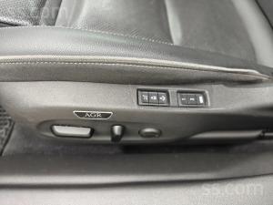 Black Opel Insignia 2017 in Ogre, with an engine capacity of 2.00 L and mileage of 250 thousand km for 10350 €, photo 13 on AUTOMOTO.COM.LV
