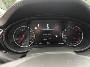 Black Opel Insignia 2017 in Ogre, with an engine capacity of 2.00 L and mileage of 250 thousand km for 10350 €, photo 14 on AUTOMOTO.COM.LV