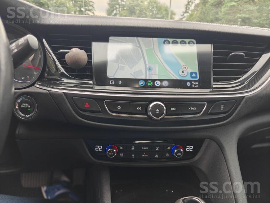 Black Opel Insignia 2017 in Ogre, with an engine capacity of 2.00 L and mileage of 250 thousand km for 10350 €, photo 15 on AUTOMOTO.COM.LV