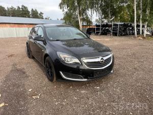 Black Opel Insignia 2017 in Daugavpils, with an engine capacity of 1.60 L and mileage of 251 thousand km for 4800 €, photo 3 on AUTOMOTO.COM.LV