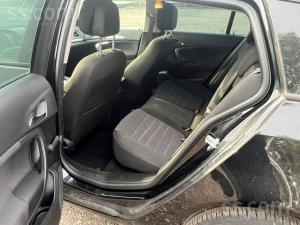 Black Opel Insignia 2017 in Daugavpils, with an engine capacity of 1.60 L and mileage of 251 thousand km for 4800 €, photo 7 on AUTOMOTO.COM.LV