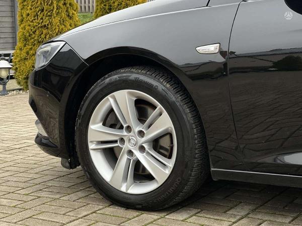 Black Opel Insignia 2018 in Kedainiai, with an engine capacity of 1.60 L and mileage of 269 thousand km for 8950 €, photo 10 on AUTOMOTO.COM.LV
