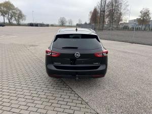 Black Opel Insignia 2018 in Marijampole, with an engine capacity of 1.96 L and mileage of 200 thousand km for 9650 €, photo 5 on AUTOMOTO.COM.LV