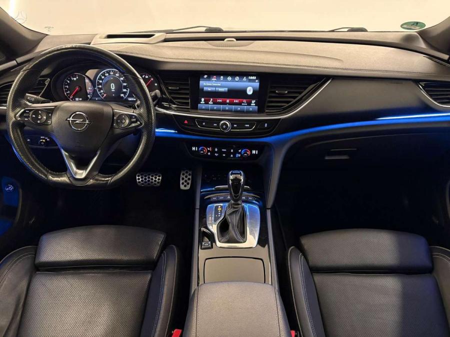 Black Opel Insignia 2018 in Marijampole, with an engine capacity of 1.96 L and mileage of 139 thousand km for 13950 €, photo 29 on AUTOMOTO.COM.LV