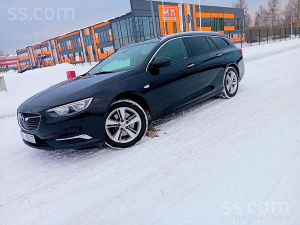 Black Opel Insignia 2018 in Ventspils, with an engine capacity of 1.60 L and mileage of 264 thousand km for 8200 €, photo 1 on AUTOMOTO.COM.LV