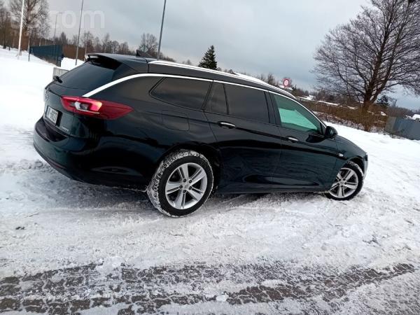 Black Opel Insignia 2018 in Ventspils, with an engine capacity of 1.60 L and mileage of 264 thousand km for 8200 €, photo 3 on AUTOMOTO.COM.LV