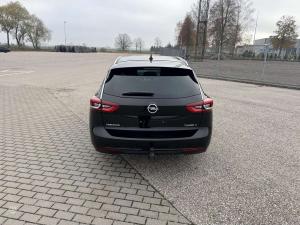 Black Opel Insignia 2018 in Marijampole, with an engine capacity of 1.96 L and mileage of 200 thousand km for 9150 €, photo 5 on AUTOMOTO.COM.LV