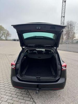 Black Opel Insignia 2018 in Marijampole, with an engine capacity of 1.96 L and mileage of 200 thousand km for 9150 €, photo 13 on AUTOMOTO.COM.LV