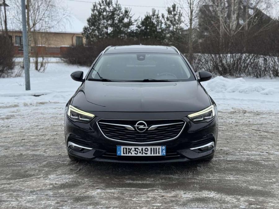 Black Opel Insignia 2018 in Taurage, with an engine capacity of 1.60 L and mileage of 145 thousand km for 9300 €, photo 2 on AUTOMOTO.COM.LV