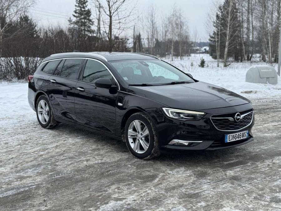 Black Opel Insignia 2018 in Taurage, with an engine capacity of 1.60 L and mileage of 145 thousand km for 9300 €, photo 3 on AUTOMOTO.COM.LV