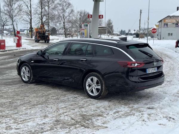 Black Opel Insignia 2018 in Taurage, with an engine capacity of 1.60 L and mileage of 145 thousand km for 9300 €, photo 4 on AUTOMOTO.COM.LV